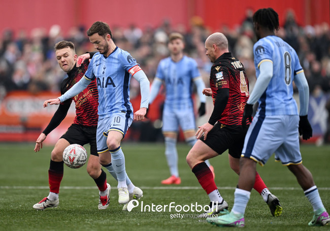 '프리킥 유도+7호 도움' 손흥민 있어야 5부 간신히 이긴다...토트넘, 탬워스에 3-0 승리