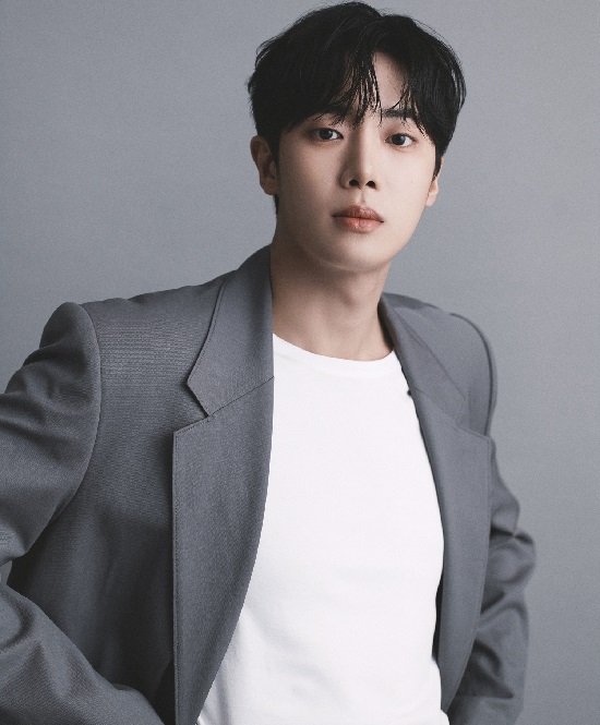 187cm 추영우, 변우석 인기 잇나…"톱모델 父 추승일 투샷 보고파" 반응 뜨겁다 [엑's 이슈]