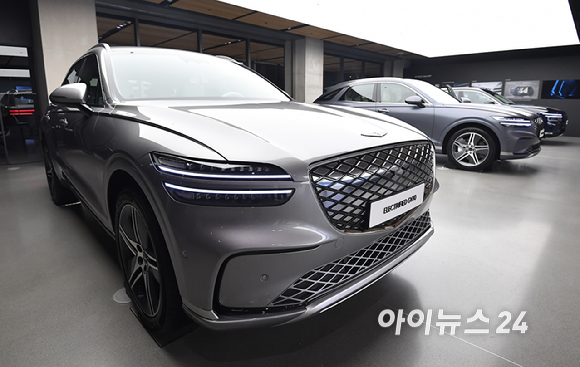 [아이포토] '역동적 우아함' 제네시스 GV70 전동화 부분변경 모델 출시