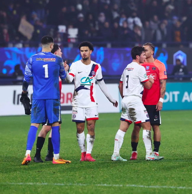 동료 홈런에 날아간 이강인 택배 AS...PSG, 5부 리그 팀에 쩔쩔맸다! 에스팔리에 4-2 승