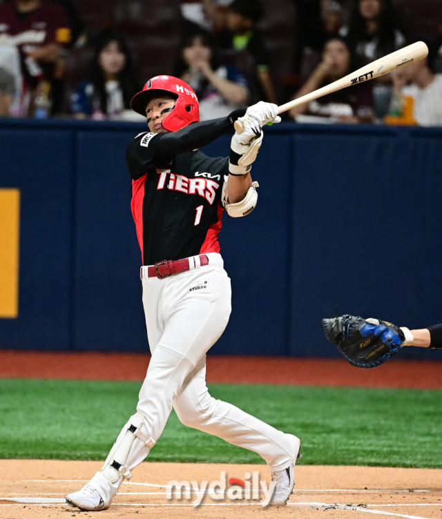 “타격 한참 멀었어, 진짜 많이 연구해” KIA 30세 GG 유격수가 꽂힌 이 선수…혜성특급과 키스톤콤비