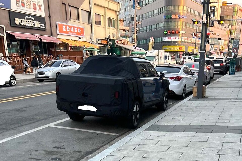 "무쏘 이름이 아깝네" KGM, 전기 픽업트럭 '무쏘 EV5' 포착. 출시는 언제? | M투데이