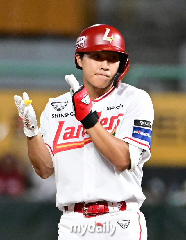 SSG 내야가 서서히 젊어진다…20세 기대주의 이것을 최대한 채운다, KIA도 최원준에게 그랬다[MD인천공항]