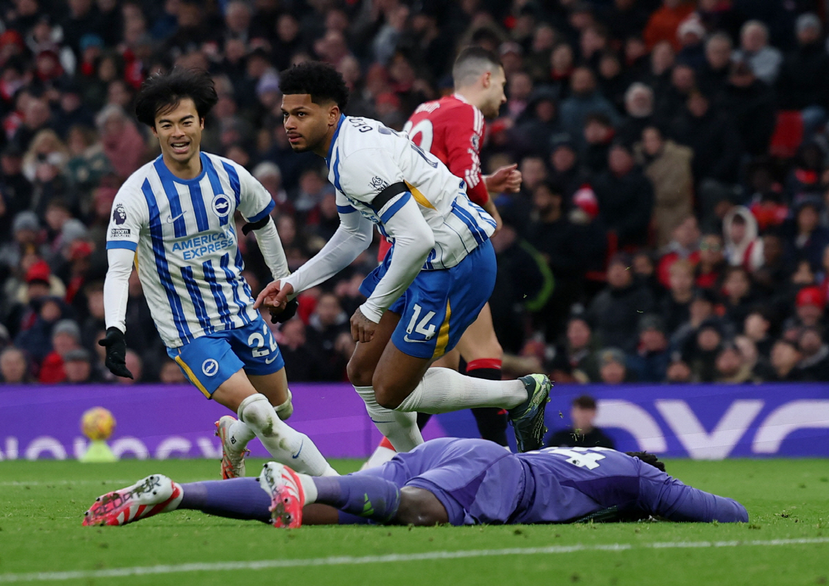 일본 축구 역사 썼다! 맨유 침몰 '1골 1도움' 미토마 미친 활약...日 EPL 역대 최다골 1위 등극