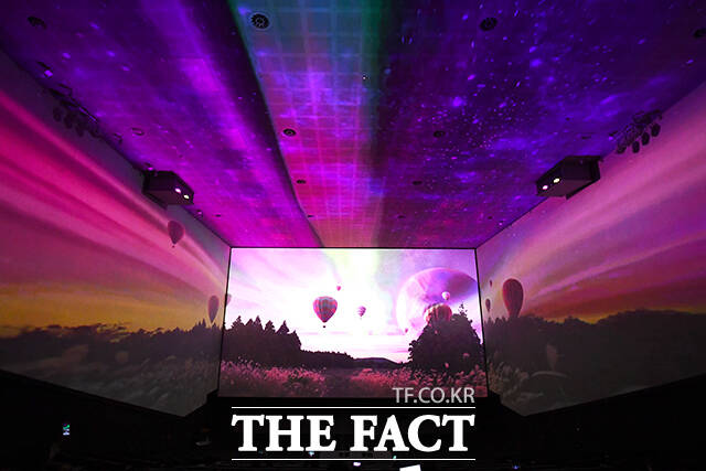 CGV, 최초 4면 SCREENX관 론칭...좌,우, 정면 넘어 천장까지 스크린 [TF사진관]