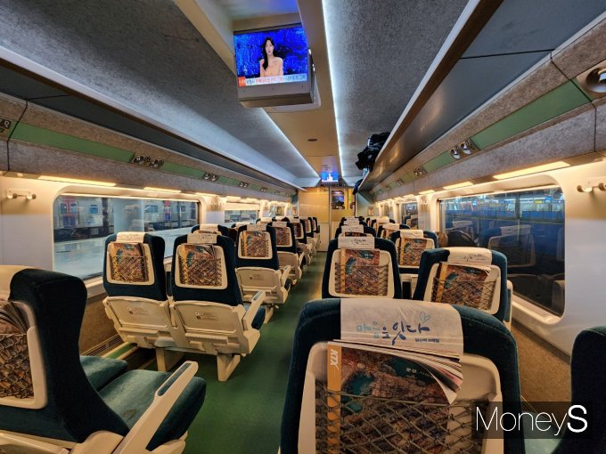 [단독] 밤중 1시간 선로 단전… KTX 등 지연에 환불 조치