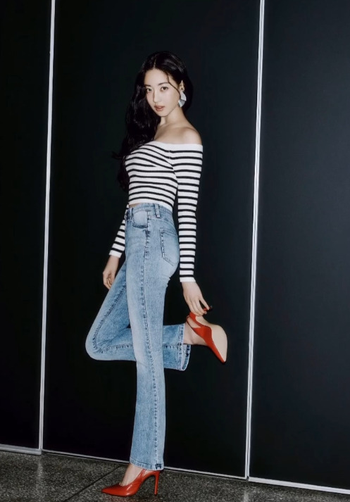 "얼마나 예쁘길래"키 173cm에 46세라고 아무도 믿지 않는 여배우,청바지룩 | 셀럽뉴스