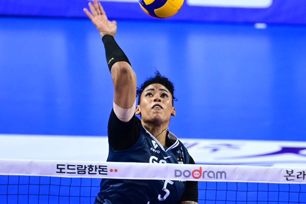 실바 미쳤다! 최하위 GS, IBK 6연패 몰아넣다 [MK화성]