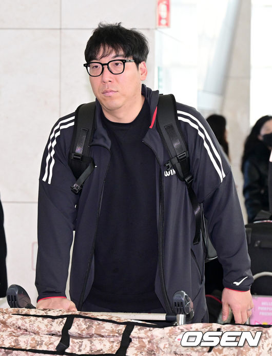 못 하면 LG에서 마지막 시즌? 115억 FA, “2년 동안 은퇴하라는 소리 많이 들었다”…2년 25억 옵션 충족시킬까 [오!쎈 ...