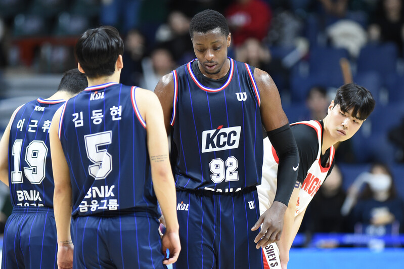 [BK 리뷰] 라렌-허웅 앞세운 KCC, SK 11연승 저지