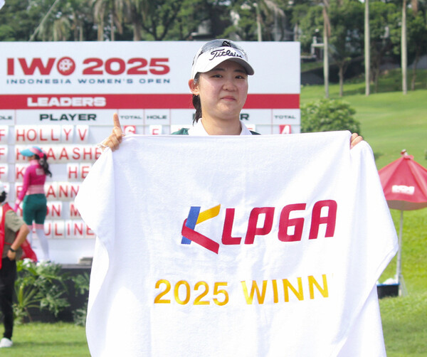 황유나, 조정민과 연장 접전 끝에 짜릿한 첫 우승 [KLPGA]