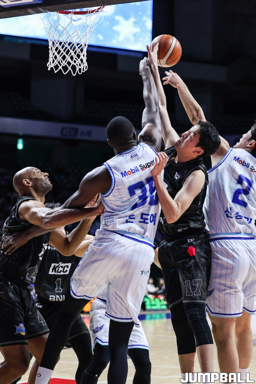 [JB프리뷰] 올 시즌 최고 양궁 부대 맞대결…KCC·가스공사, 순위경쟁에서 더 나아갈 팀은?