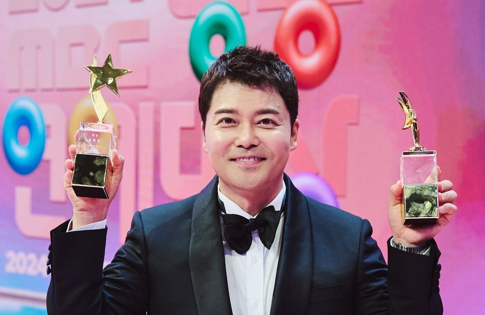 '대상' 전현무, MBC서 통산 3번째 트로피…AI도 인정한 활약 [MBC 방송연예대상] (종합)