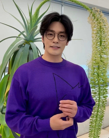 성훈, 특별한 새해 인사 “원하는 모든 것 이루길”…남다른 팬사랑