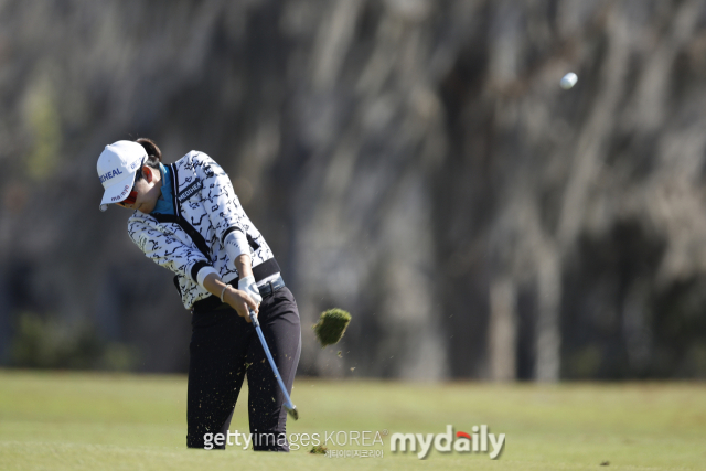 이틀 동안 버디 13개! 선두 질주→LPGA 개막전 우승 보인다! 김아림 TOC 2R 합계 10언더파 1위…고진영 6위·김효주 9위