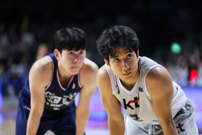 홈코트처럼 뛰어논 KT 허훈 3점포 6방에 22점 폭발, 팀 4연승 휘파람