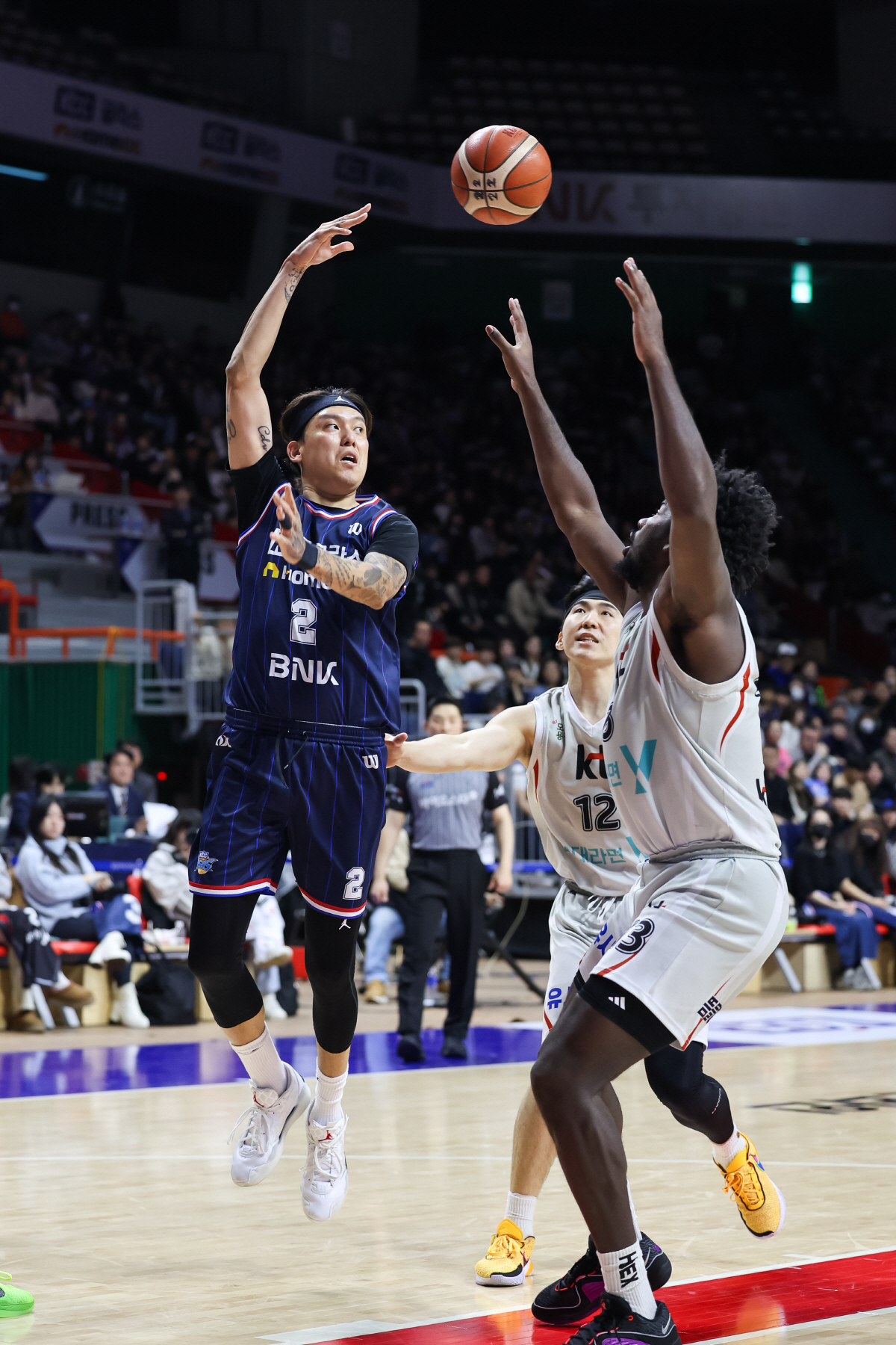 KT, 완전체 KCC에 대승. 36점 폭발 켐바오 앞세운 소노, DB에 혈투 끝 승리(종합)