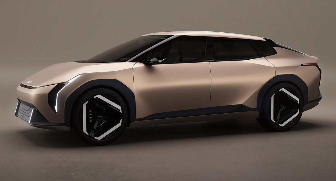 기아, `EV4·EV5` 출시 예고... 대중화 EV 풀라인업 구축 나선다 | 오토얼라인먼트