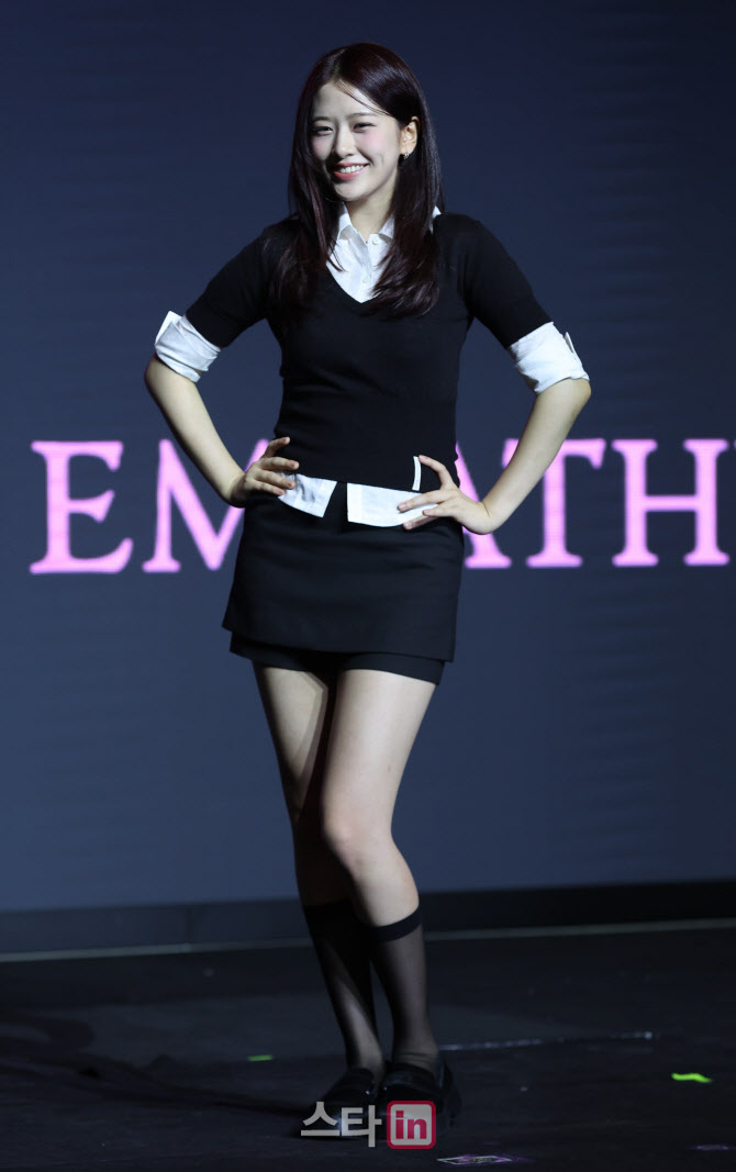 [포토]'안유진이에요'