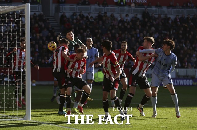 '자책골 유도+쐐기골 도움' 손흥민, 토트넘 EPL 24R 2-0 勝 '원맨쇼'