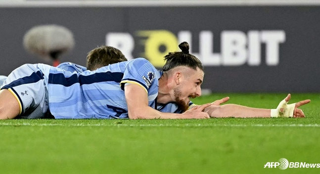 "모든 걸 걸겠다" 손흥민 이토록 절실한데, 토트넘 또 초비상! '450억 센터백' 시즌 아웃 '확정'... 우승 경쟁 빨간불