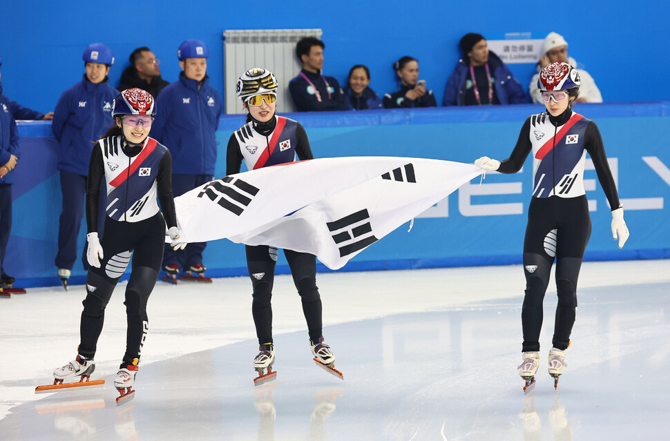 쇼트트랙 여자 500m 금·은·동 싹쓸이…최민정 2관왕