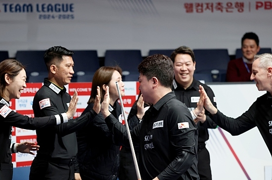 ‘팀원 고른 활약’ SK렌터카, 하나카드에 역전승 ‘2연승’…휴온스 단독선두[PBA팀리그]