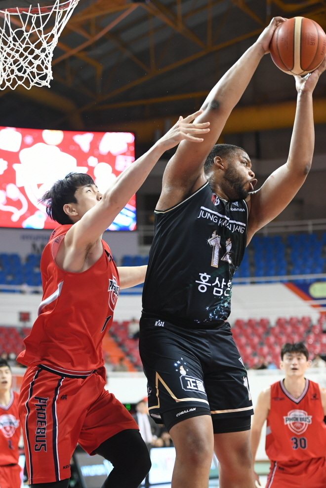 KBL 긴장시킬 마지막 승부수! DB, 카터 대체 선수로 스펠맨 영입한다···“비자 발급 등 절차 완료되면 경기 투입”