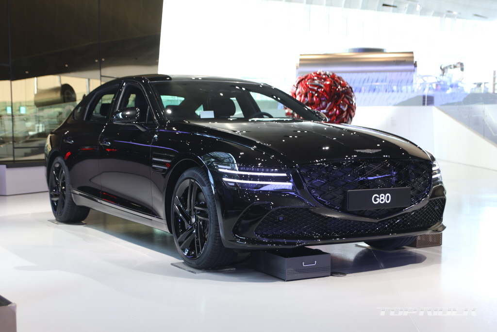 G80 블랙 실물 조용히 공개, 풀옵션 9100만원대 | 탑라이더
