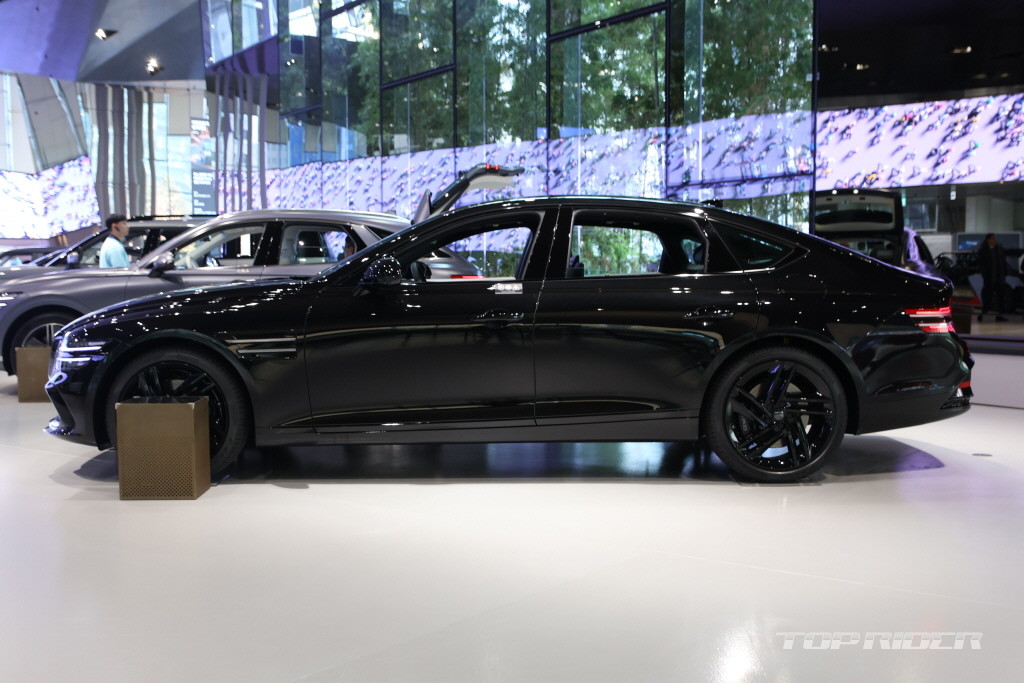 G80 블랙 실물 조용히 공개, 풀옵션 9100만원대 | 탑라이더