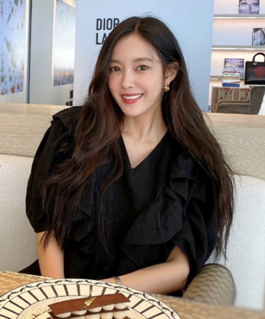 그룹 티아라 효민, 금융인과 4월 결혼