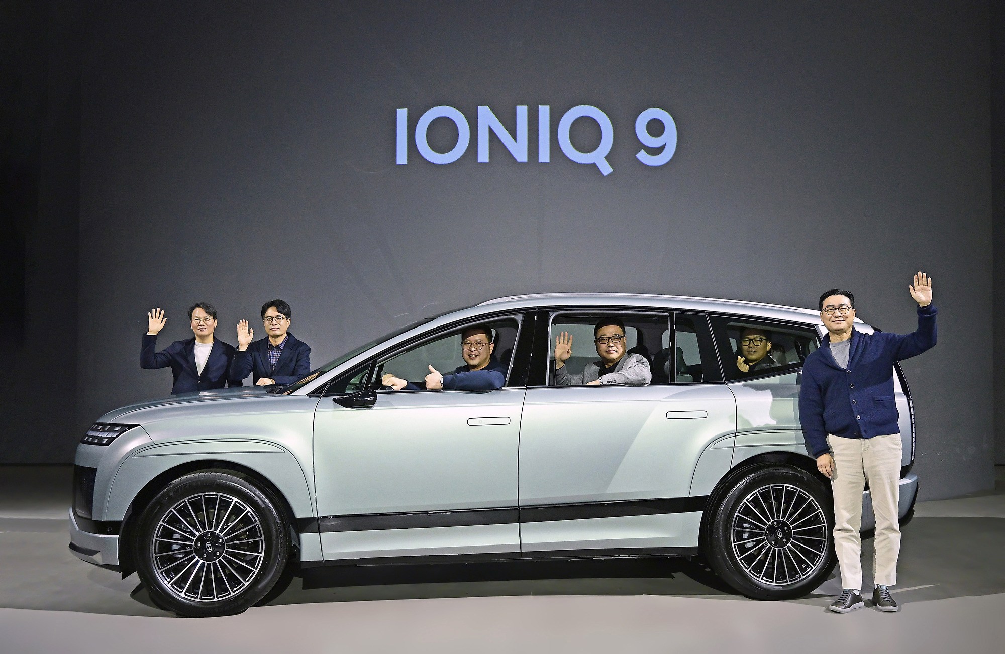 “532km 주행” 6000만원대 현대 3열 전기 SUV ‘아이오닉 9’ 전격 출시 | 더드라이브