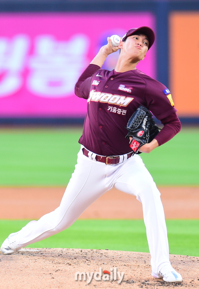 안우진의 160km 패스트볼만큼 이것이 무섭다…KBO는 좁다, ML 가라고 재촉한 사람 등장