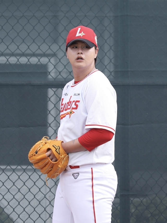 데뷔 첫 20홀드 찍었는데…제2의 김광현과 트레이드, 'KT→SSG' 155km 1차지명 이적생 "승홀세 30개 이상"