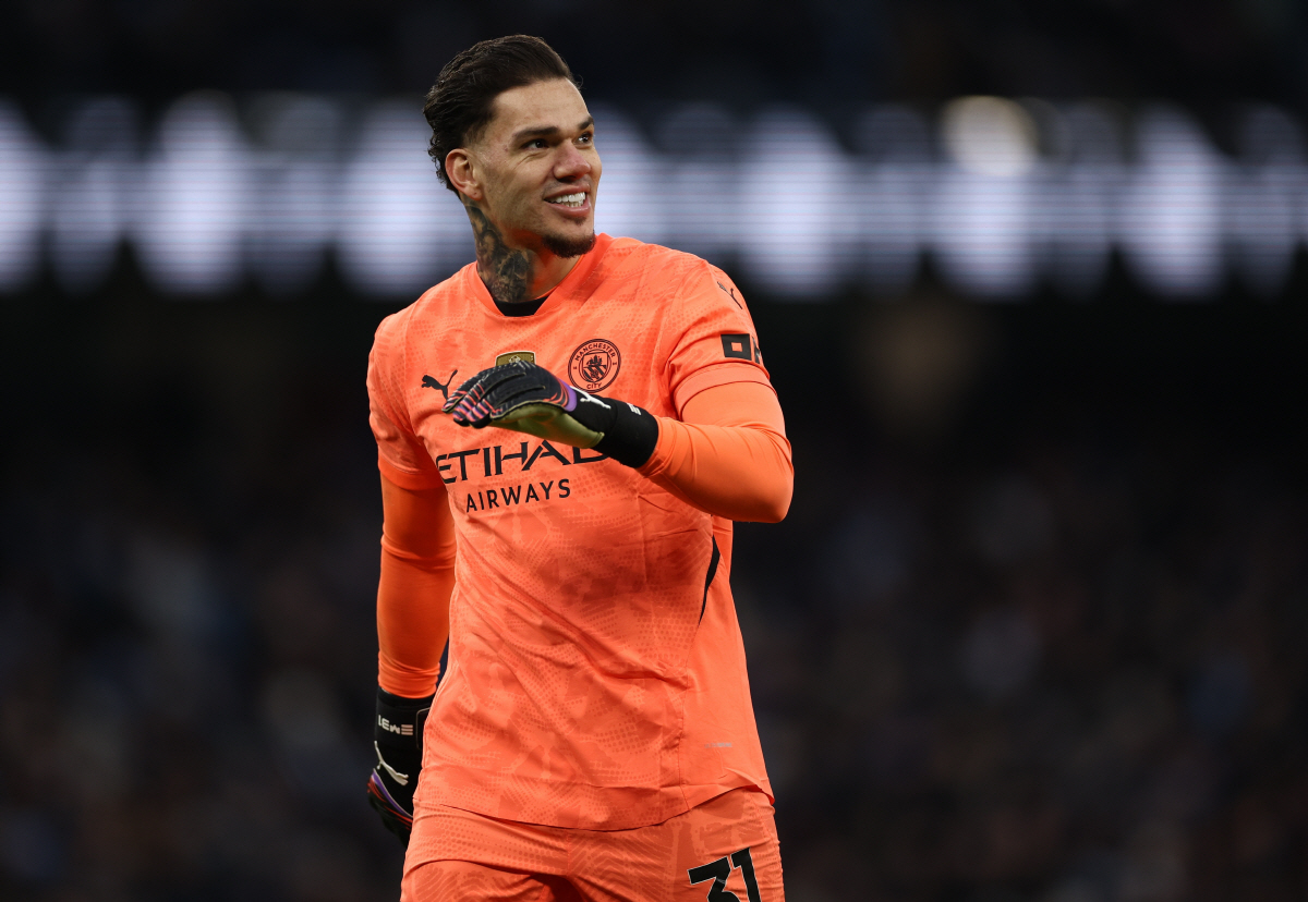 "가면 벗어 김덕배!" 들어는 봤나 '플레이메이커 골키퍼'…시즌 3호 도움+EPL GK 최다 어시스트 금자탑