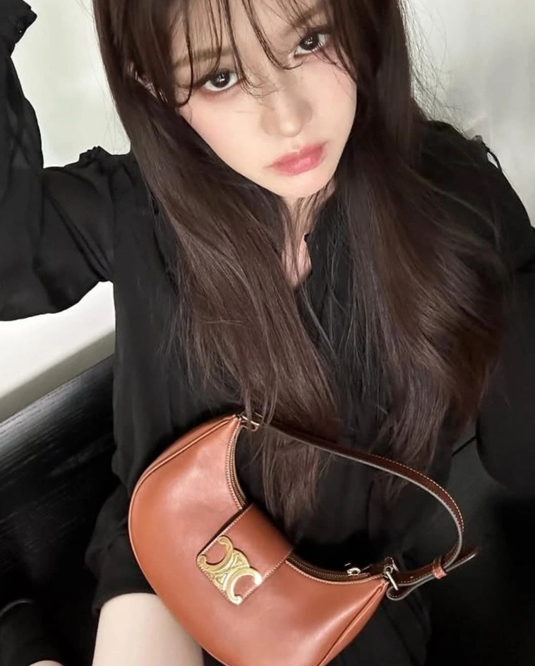 MZ여신 고윤정 pick 셀린느 가방 정보 | 스타픽