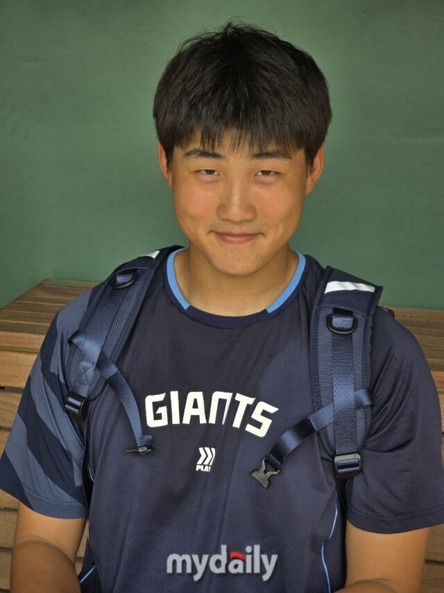 “공 정말 좋다” 롯데 외인도 숨 죽이고 지켜봤다…김태형이 콕 찍은 145km 특급신인, ML 4승 투수 ‘특급조언’[MD타이난]