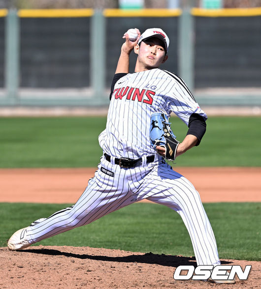 52억 FA 마무리, 발목 부상→개막전 불발?…염갈량, 왜 156km 신인을 임시 마무리 후보로 언급했을까