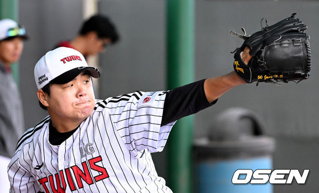 52억 보장 FA 마무리 발목 부상, 염경엽 "잘하면 개막전 가능", 안되면 156km 신인이 후보 1순위라니