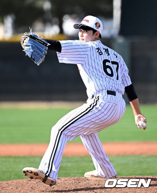 ‘최고 151km→공 8개로 1이닝 순삭’ 1라운더 신인, 왜 대체 마무리 후보인지 증명하다…52억 FA 장현식 부상 공백 괜찮나 [오!쎈 스코츠데일]