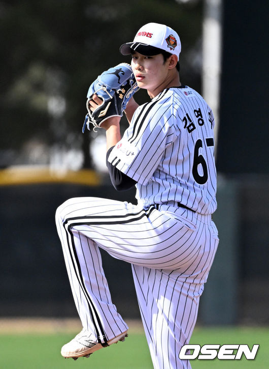 ‘최고 151km→공 8개로 1이닝 순삭’ 1라운더 신인, 왜 대체 마무리 후보인지 증명하다…52억 FA 장현식 부상 공백 괜찮나 [오!쎈 스코츠데일]