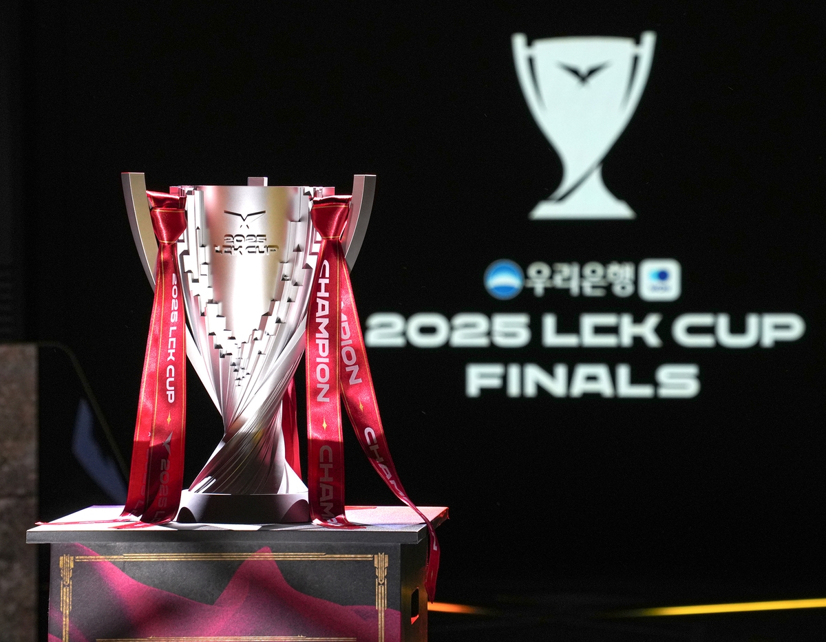 '디펜딩 챔피언' 한화생명, 초대 LCK컵 제패…젠지에 3:2 신승