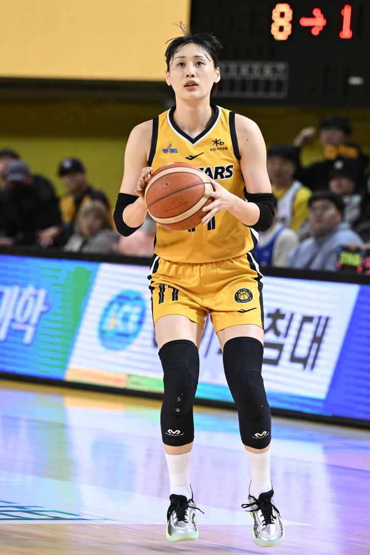 [WKBL 시상식] '역시 스테판 이슬' KB 강이슬, 3점슛상 수상...역대 최다