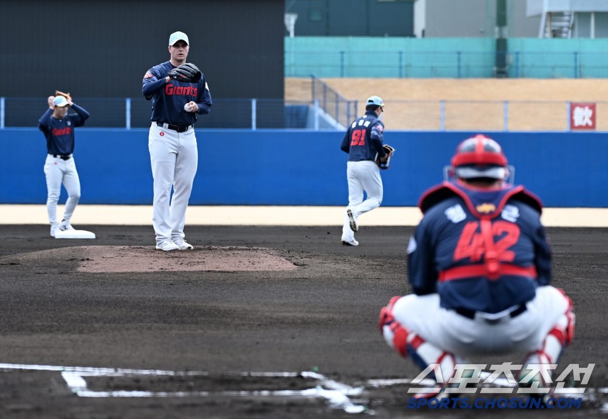 볼넷 볼넷 볼넷? 'WS 우승자'의 자신감. 나는 ABS존 경험자 "사실 첫 볼넷은 놀랐다. KBO는 ABS라 걱정 없어" [여기는 미야자키]