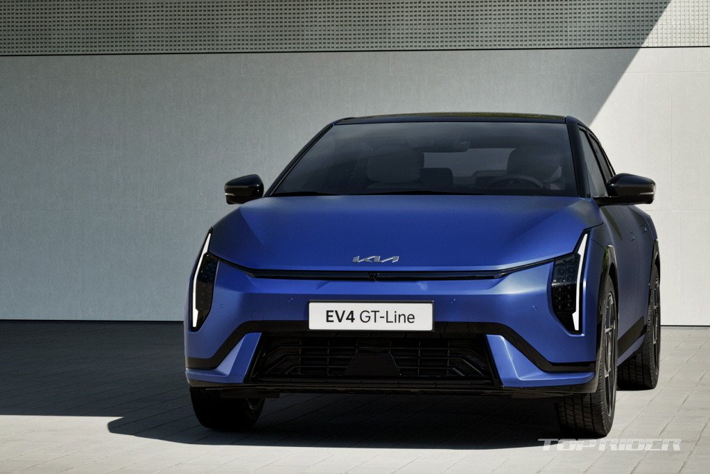 기아 EV4, 아이오닉5 N 기술 기본 탑재 | 탑라이더