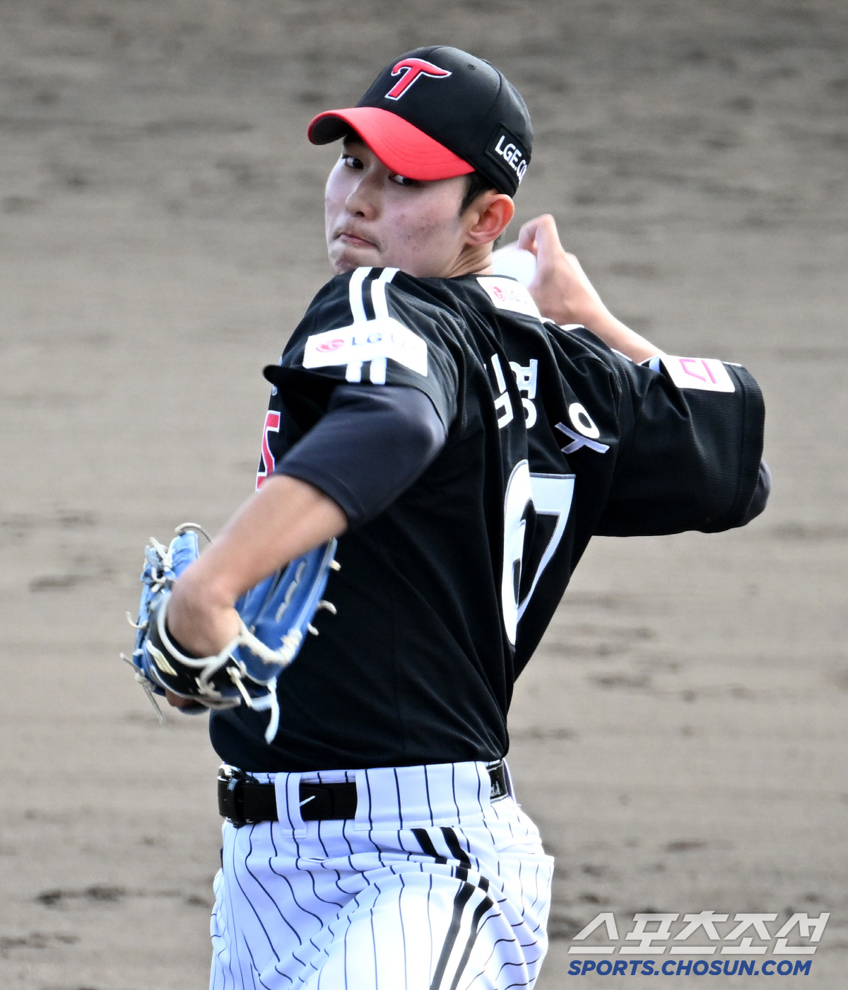 154Km 직구 쾅! LG 루키 김영우, 공 9개로 깔끔 마무리, 클로저 자질이 보인다[SC 오키나와 스캠]