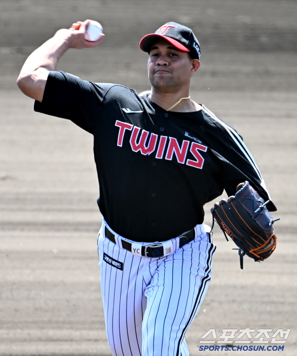 '치리노스 떴다 KIA 타선 얼음!' 151Km 직구로 6타자 순삭, LG 새 외인 에이스의 2이닝 완벽투 직캠[SC 오키나와 스캠]