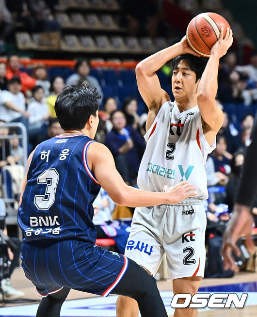 '디펜딩 챔피언이 어쩌다' KCC, 충격 9연패...KT에 와르르→6강 PO도 빨간불