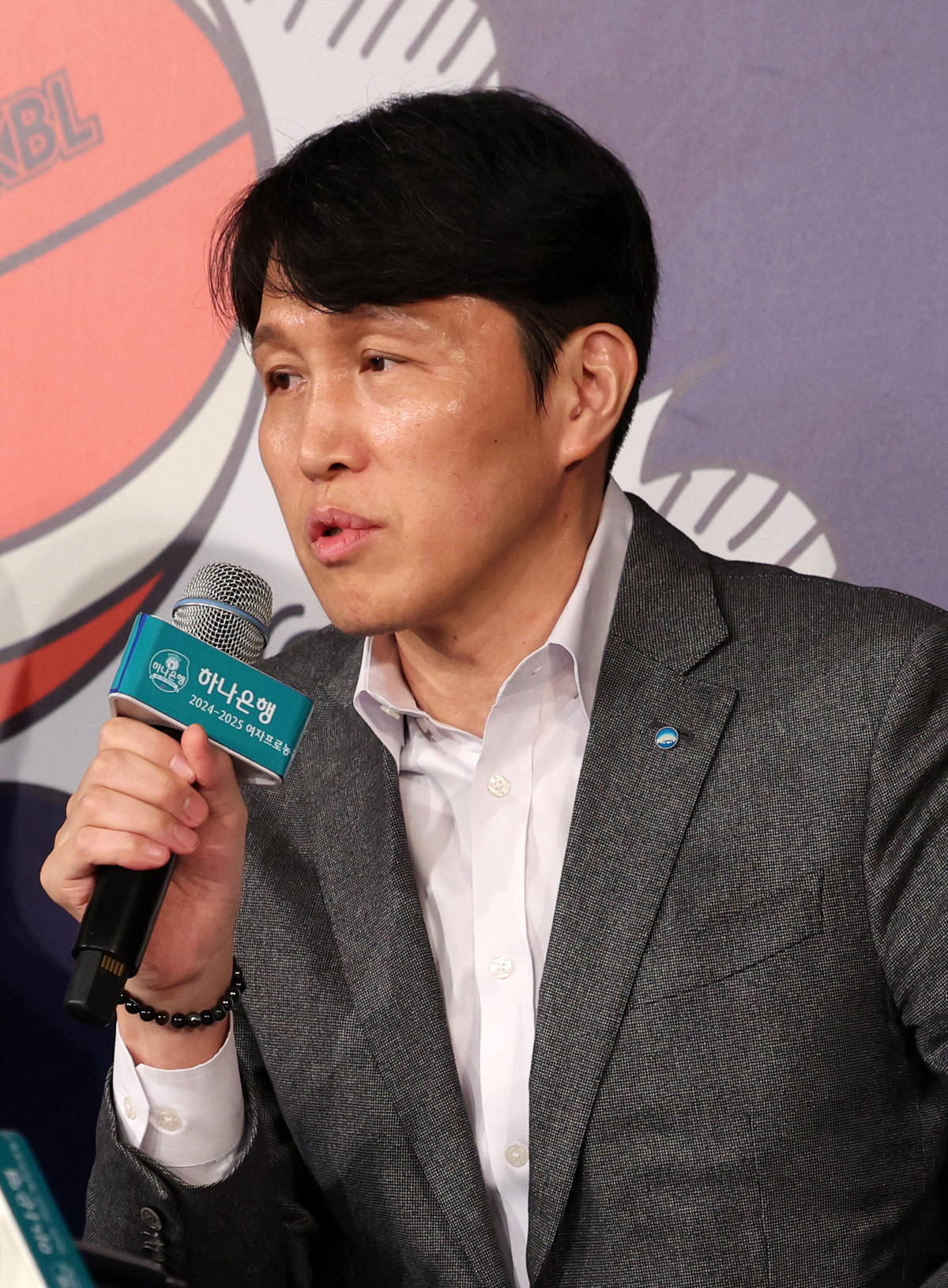 ‘위성우 매직, 만장일치 MVP 김단비’로 무장한 우리은행 vs ‘언더독의 반란’ 꿈꾸는 KB…여자 프로농구, 3월 2일부터 ...