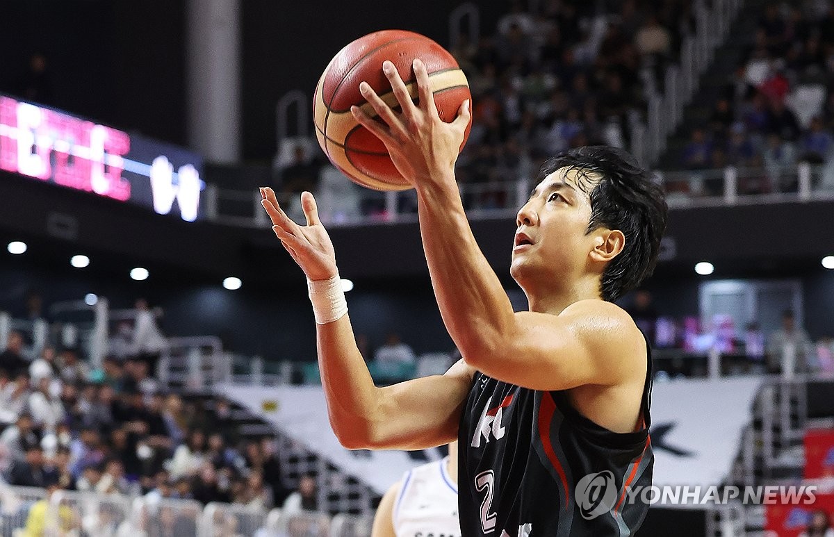 '안영준 21점' 프로농구 SK, 정규리그 우승 보인다…KCC 10연패